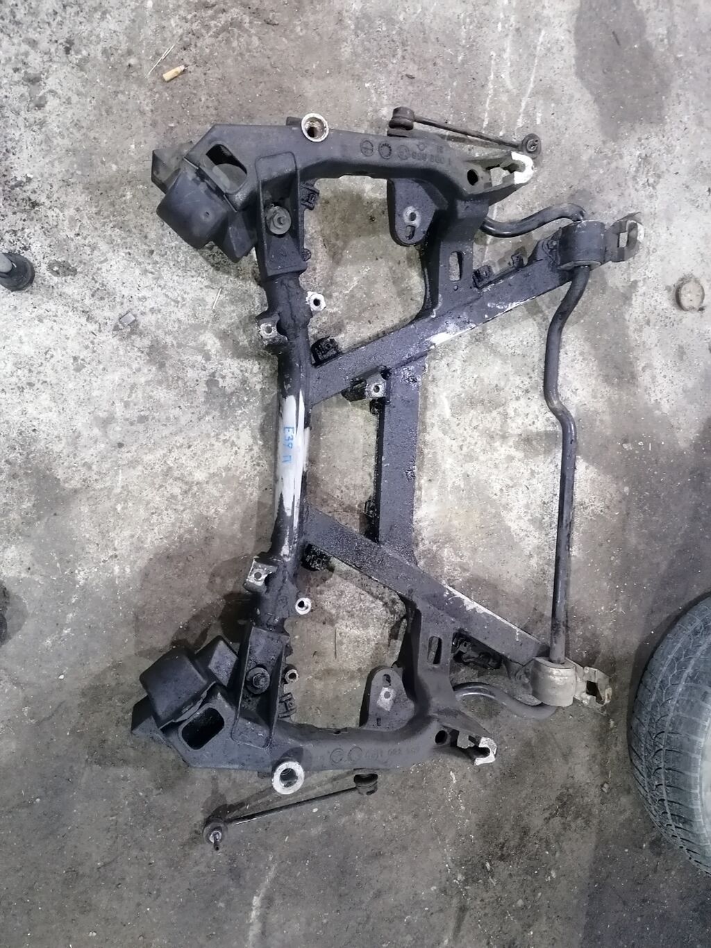 Pomoćni ram / prednji nosač motora i vešanja za BMW E39 - Originalni