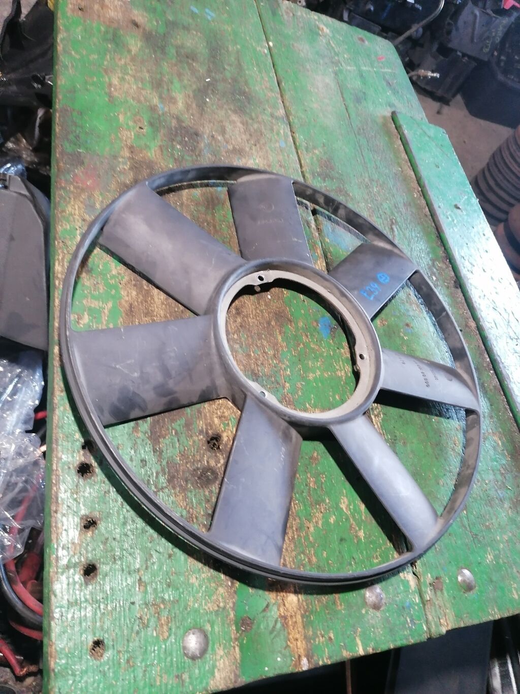 Plastični ventilatorski propeler/krivni prsten – BMW E39 - Deo