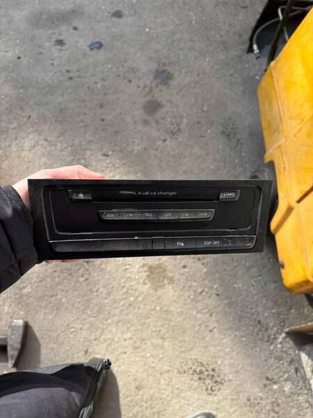 RADIO ZA AUDI A4, A4 ALLROAD, A5 | Radio za Audi A4 A5 8T2 035 110 C