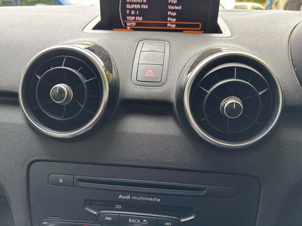 VENTILACIONI OTVORI ZA AUDI A1