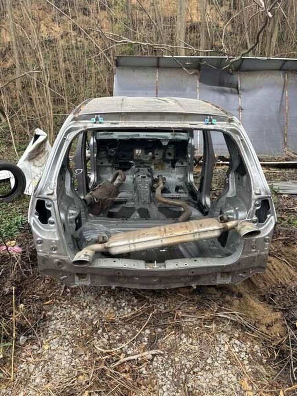 ZADNJI VEZNI LIM ZA MERCEDES BENZ B KLASA, B 150, B 160 . OD 2012