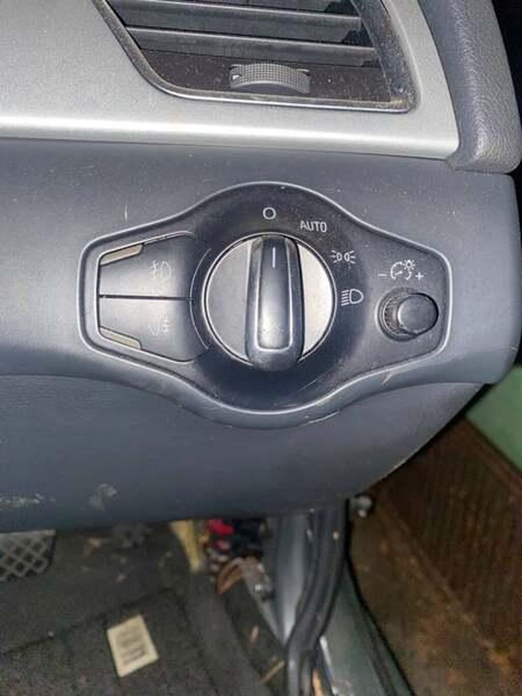 PREKIDAČ SVETLA ZA AUDI A4 ALLROAD, A4, A5 . OD 2008. DO 2014. GOD