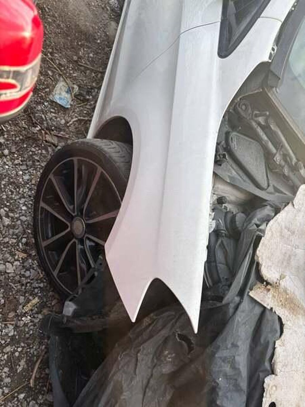 DESNO KRILO W246 ZA MERCEDES BENZ B KLASA, B 150, B 160 . OD 2012