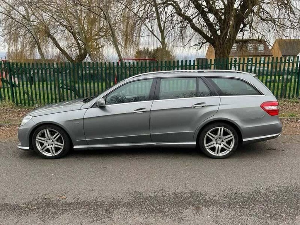 MERCEDES BENZ E 220 KARAVA 2010. GOD. - KOMPLETAN AUTO U DELOVIMA |