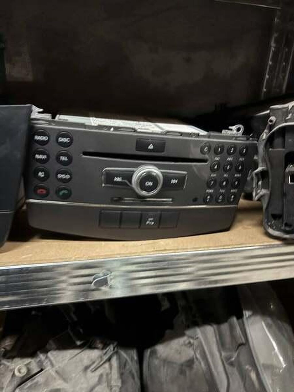 RADIO W204 ZA MERCEDES BENZ C KLASA, C 180, C 160 . | Radio za