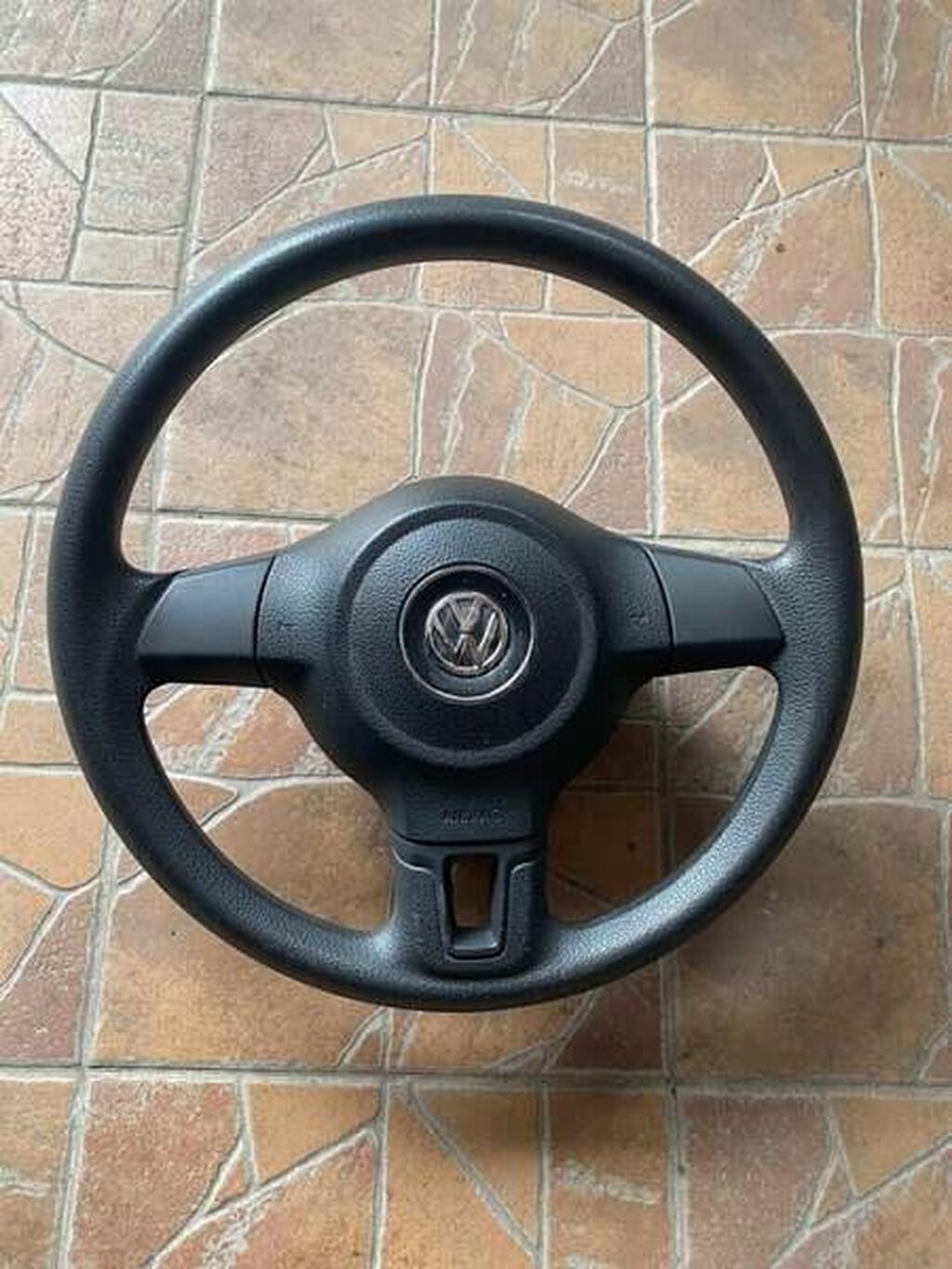 VOLAN AIR BAG ZA VOLKSWAGEN GOLF 6, GOLF 5, EOS . OD 2004. DO 2015