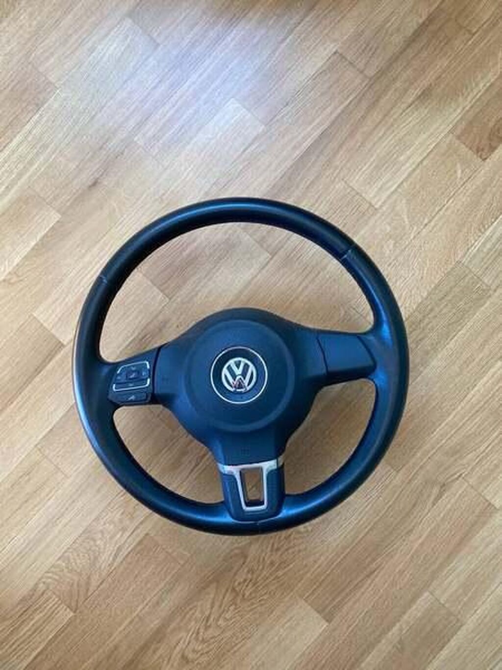 VOLAN ZA VOLKSWAGEN GOLF 6, GOLF 5, PASSAT B6 . OD 2005. DO 2015
