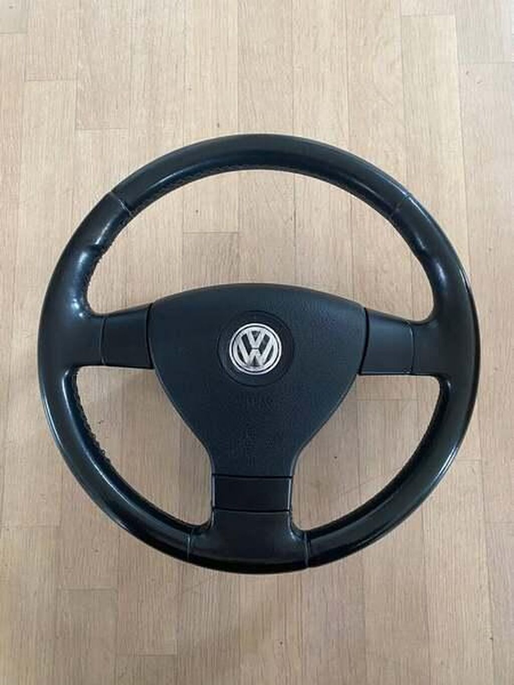 VOLAN ZA VOLKSWAGEN GOLF 5, GOLF PLUS, JETTA . OD 2003. DO 2010