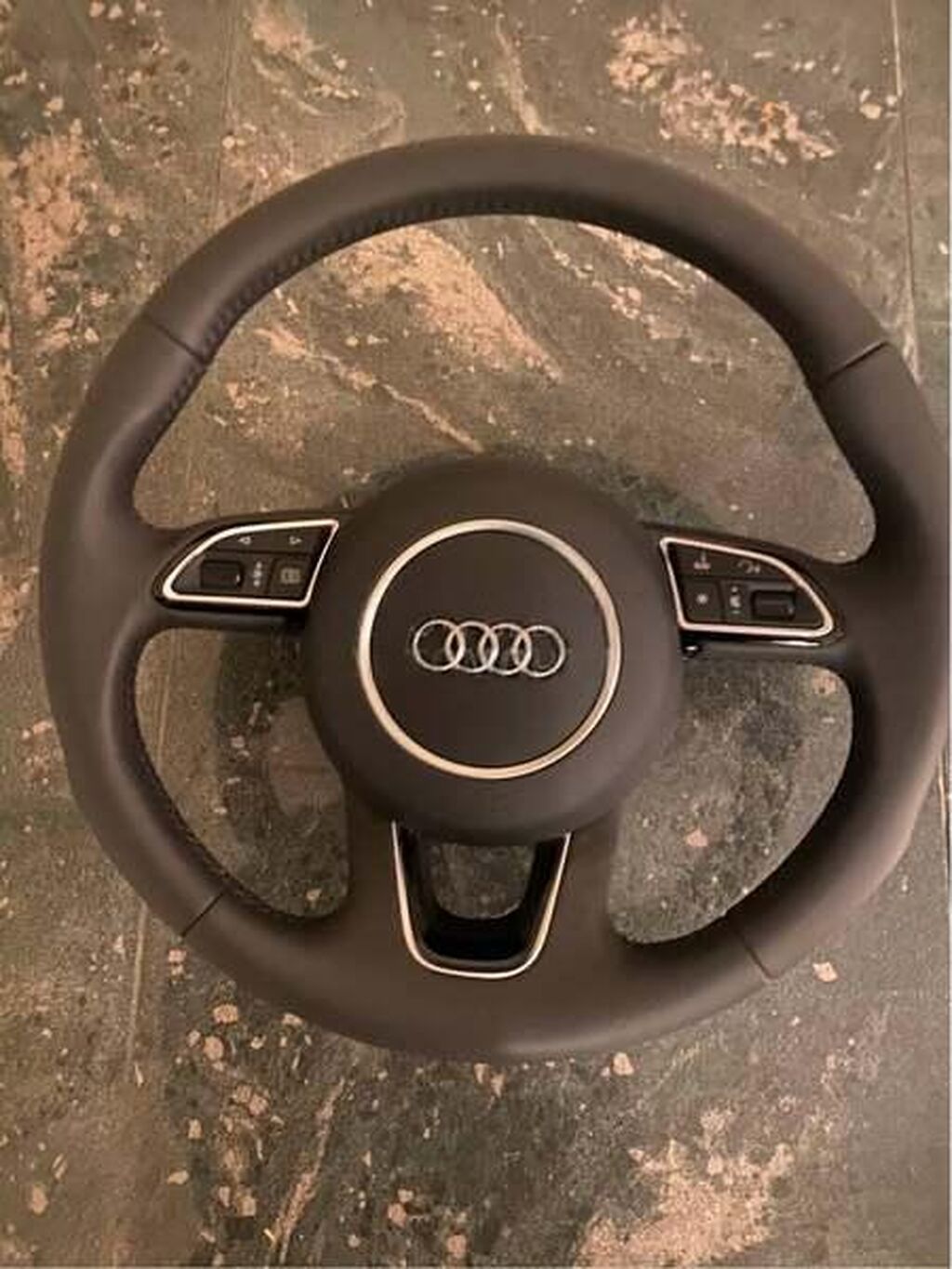 VOLAN ZA AUDI A3, Q3 OD 2013. DO 2017. GOD. | komplet nov volan za