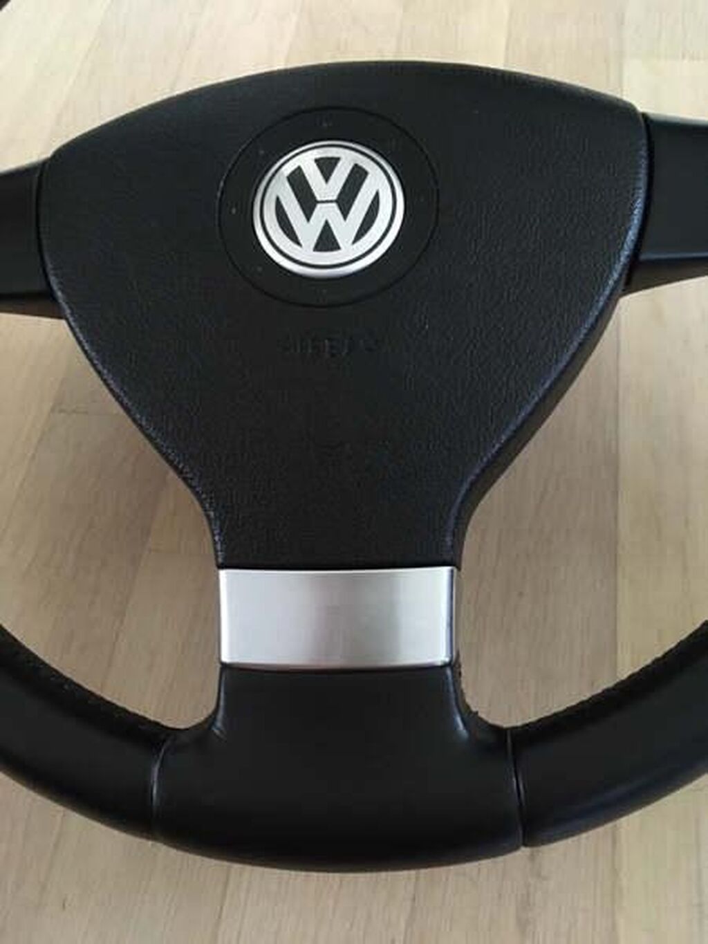 VOLAN AIR BAG ZA VOLKSWAGEN EOS, GOLF 5, GOLF PLUS . OD 2004. DO