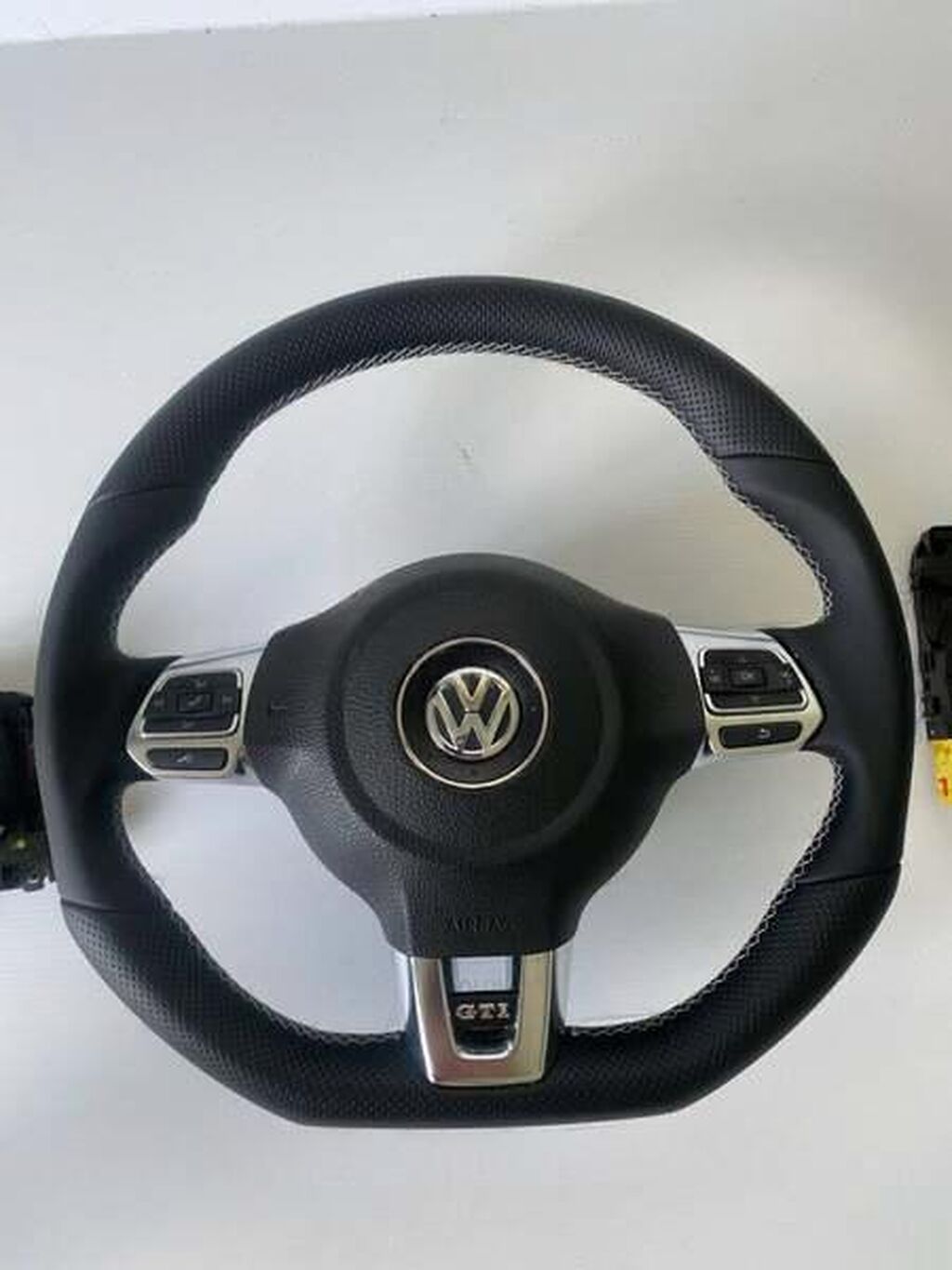 VOLAN ZA VOLKSWAGEN GOLF 6, GOLF PLUS, PASSAT B6 . OD 2008. DO 2015
