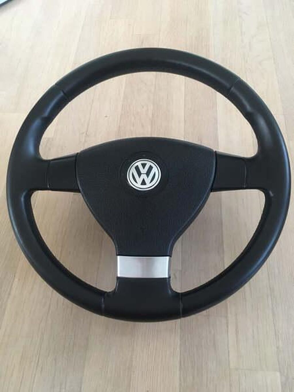 VOLAN AIR BAG ZA VOLKSWAGEN EOS, GOLF 5, GOLF PLUS . OD 2003. DO