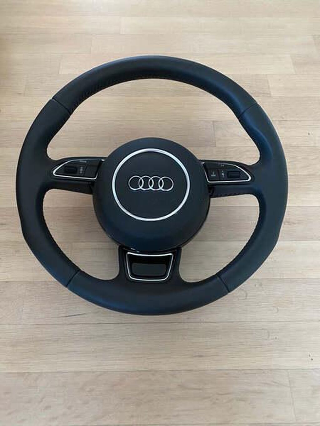 VOLAN AIR BAG ZA AUDI A4, A4 ALLROAD, A5 . OD 2008. DO 2016. GOD. |