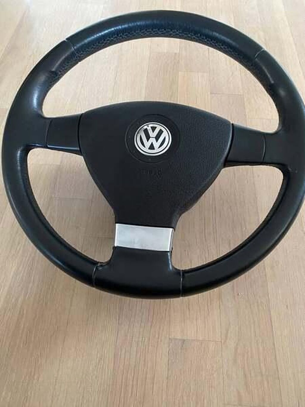 VOLAN ZA VOLKSWAGEN CADDY, EOS, GOLF 5 . OD 2004. DO 2010. GOD. |