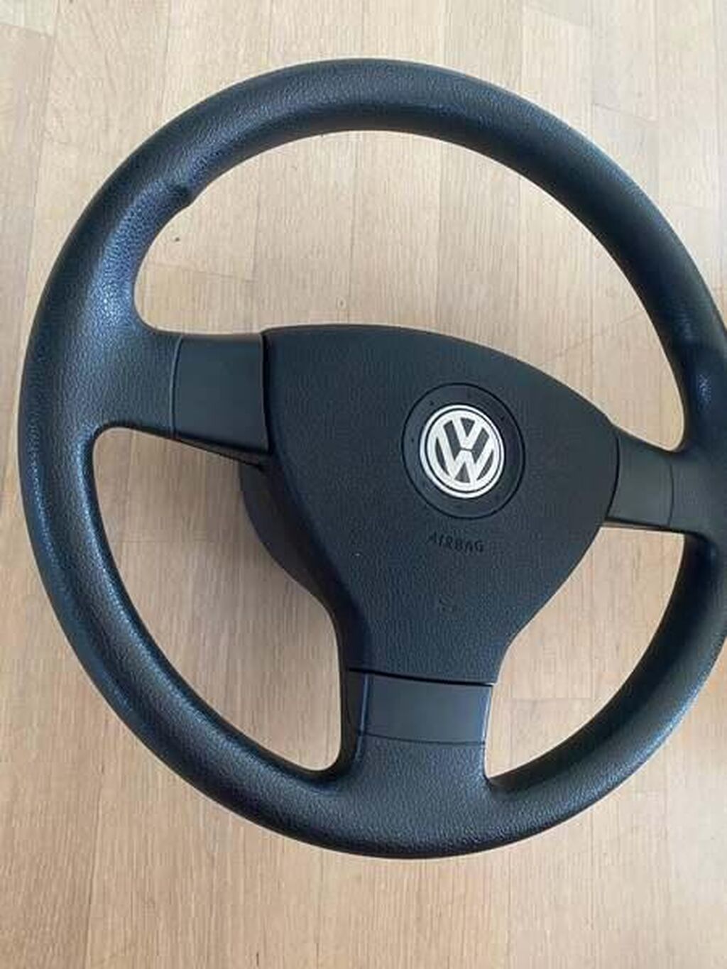 VOLAN ZA VOLKSWAGEN GOLF 5, GOLF 4, GOLF PLUS . OD 2003. DO 2010