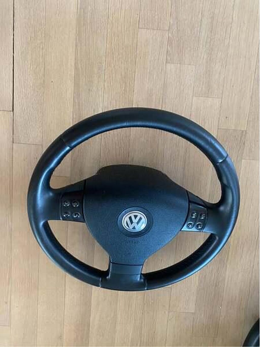VOLAN ZA VOLKSWAGEN CADDY, EOS, GOLF 5 . OD 2004. DO 2010. GOD. |