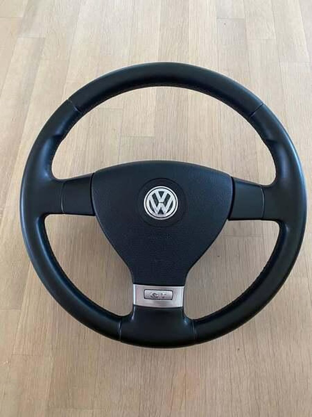 VOLAN ZA VOLKSWAGEN GOLF 5, GOLF PLUS, JETTA . OD 2003. DO 2010