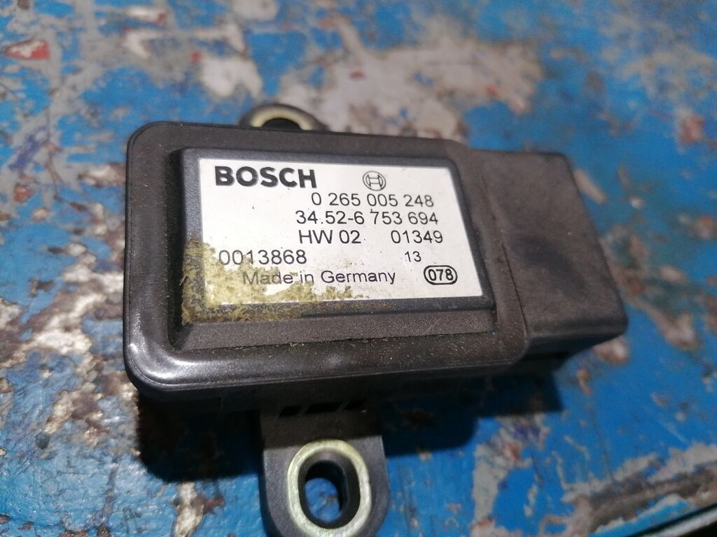 BOSCH senzor – ABS/ESP kontrolni modul Šifra/delovi: - Bosch: - OE