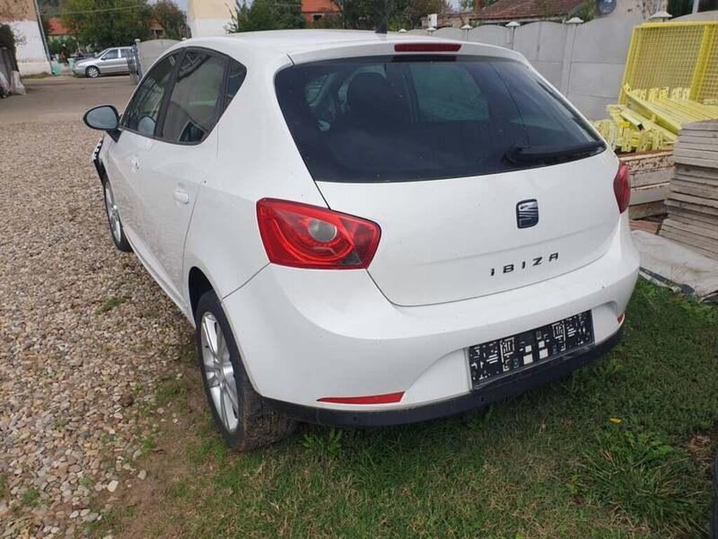 AUTO STAKLO (ŠOFERŠAJBNA, PROZ ZA SEAT IBIZA OD 2008. DO 2014. GOD. |