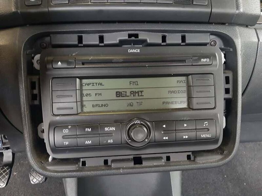 RADIO / CD / DVD PLEJERI ZA ŠKODA FABIA, PRAKTIK, ROOMSTER | Sve