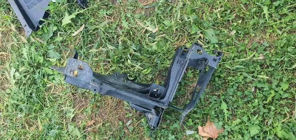 NOSAČ FARA F10 LEVI ZA BMW SERIJA 5 | BMW 5 f10 nosač levog fara