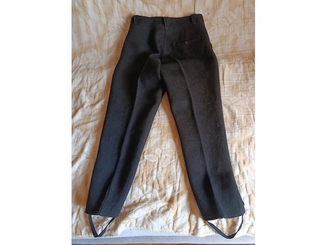 Pantalone od šajaka 3