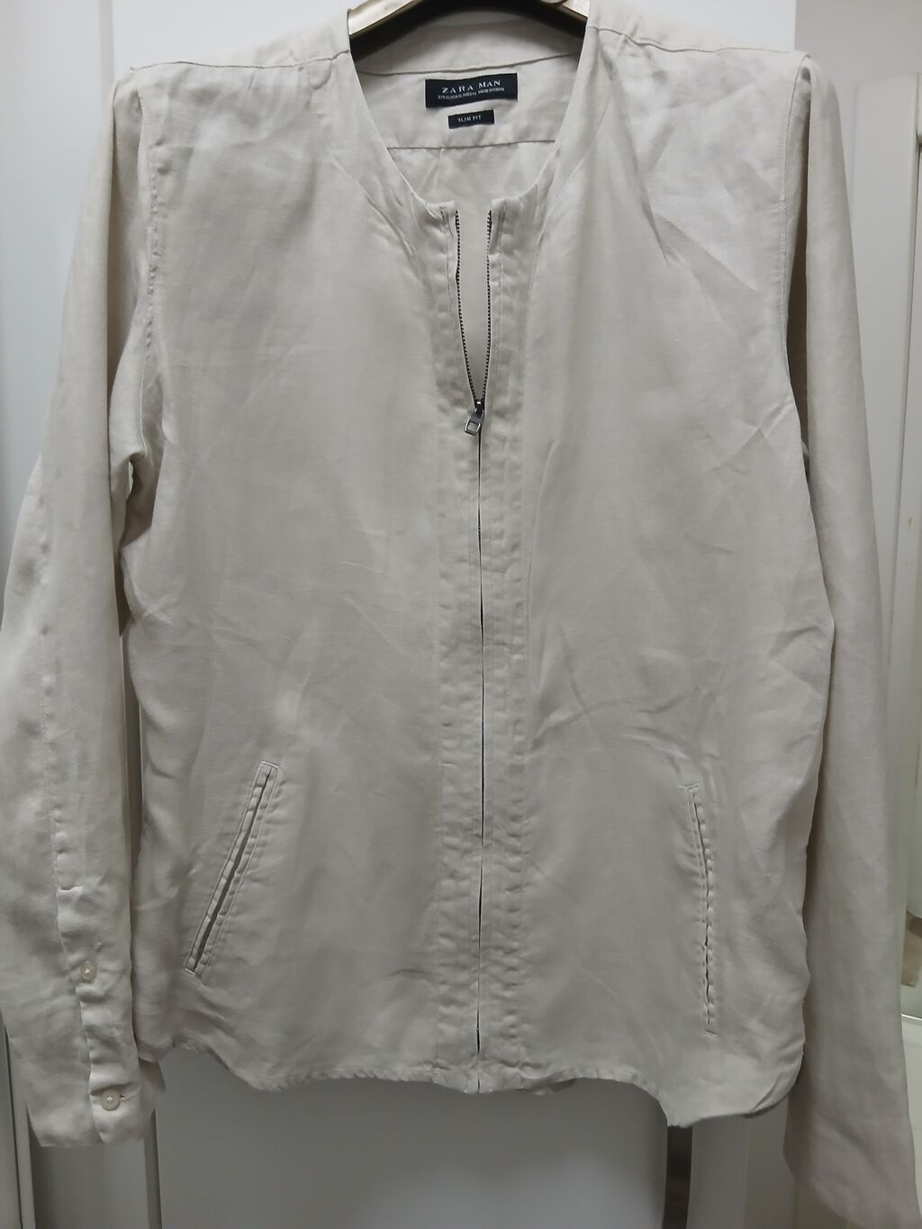 ZARA MAN muška jakna – Slim Fit - Model bez kragne, minimalističnog