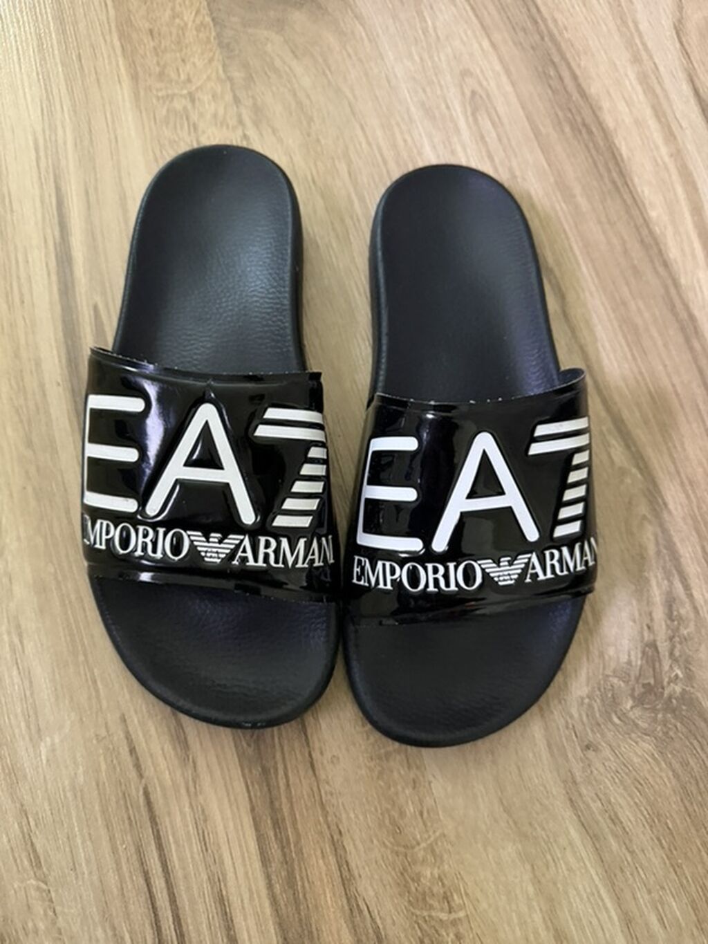 EA7 Emporio Armani muške papuče – crne - Model: klasične klizne