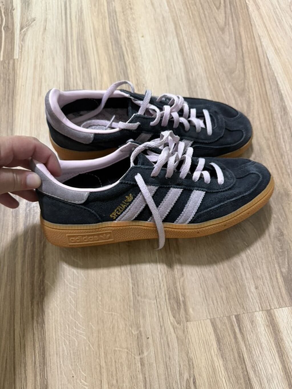 Adidas Spezial patike - Model: Adidas Spezial (oznakа “SPEZIAL” na