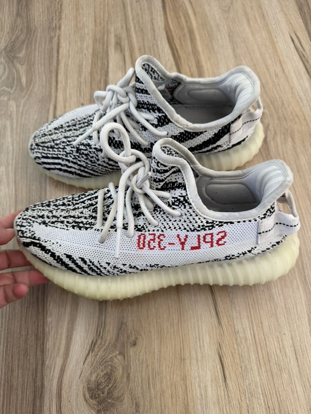 Patike Adidas Yeezy Boost 350 V2 “Zebra” - Model: Yeezy Boost 350 V2