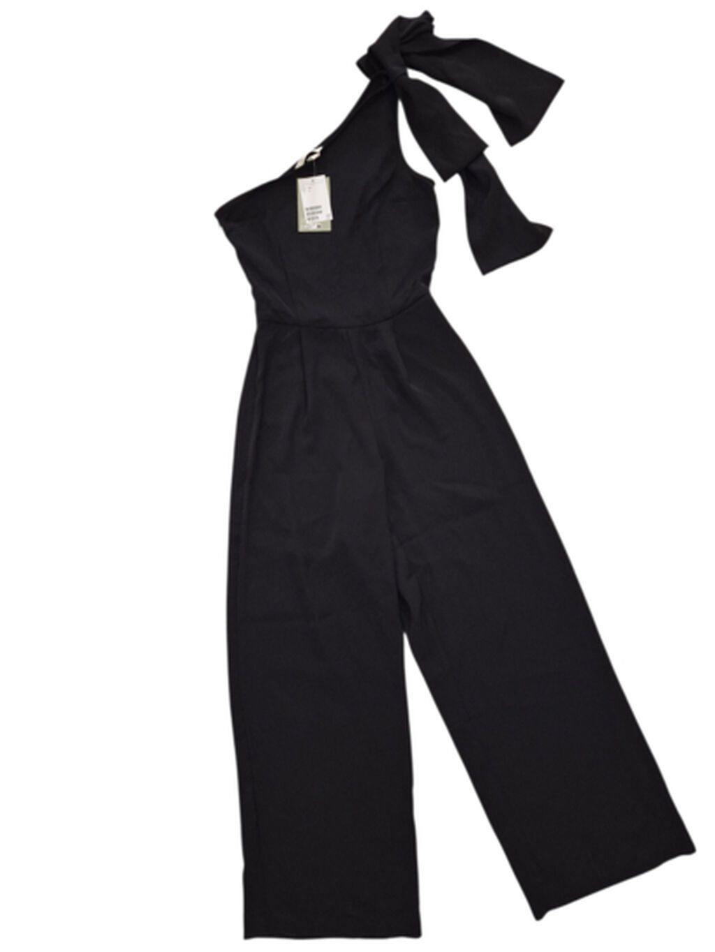 Elegantan i moderan crni kombinezon brenda H&M nov, sa etiketom