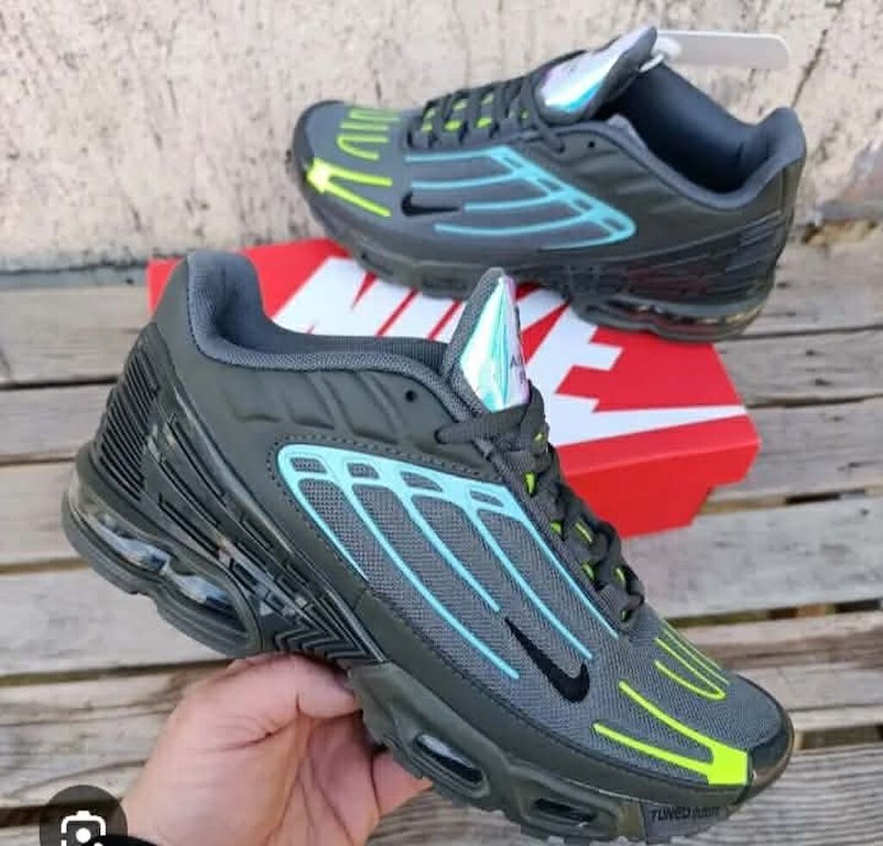 A klasa TN i Nike 95 Brojevi na slikama 4500 din