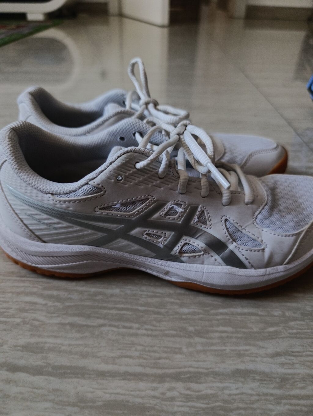 ASICS ženske patike za dvoranske sportove - Model: Asics (oznake na