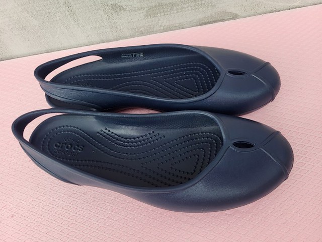 CROCS Baletanke 38-39 un gaz 24cm