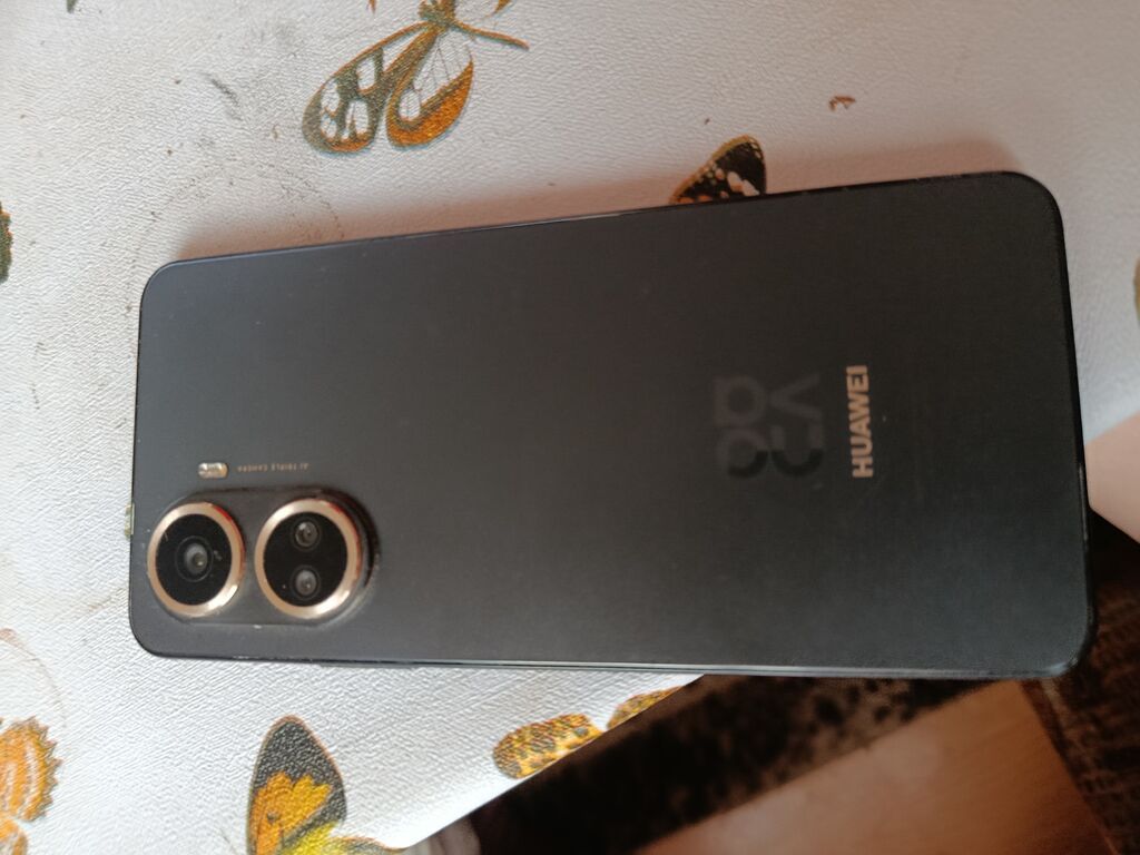 Huawei nova 10 SE – pametni telefon Karakteristike: - Ekran: veliki