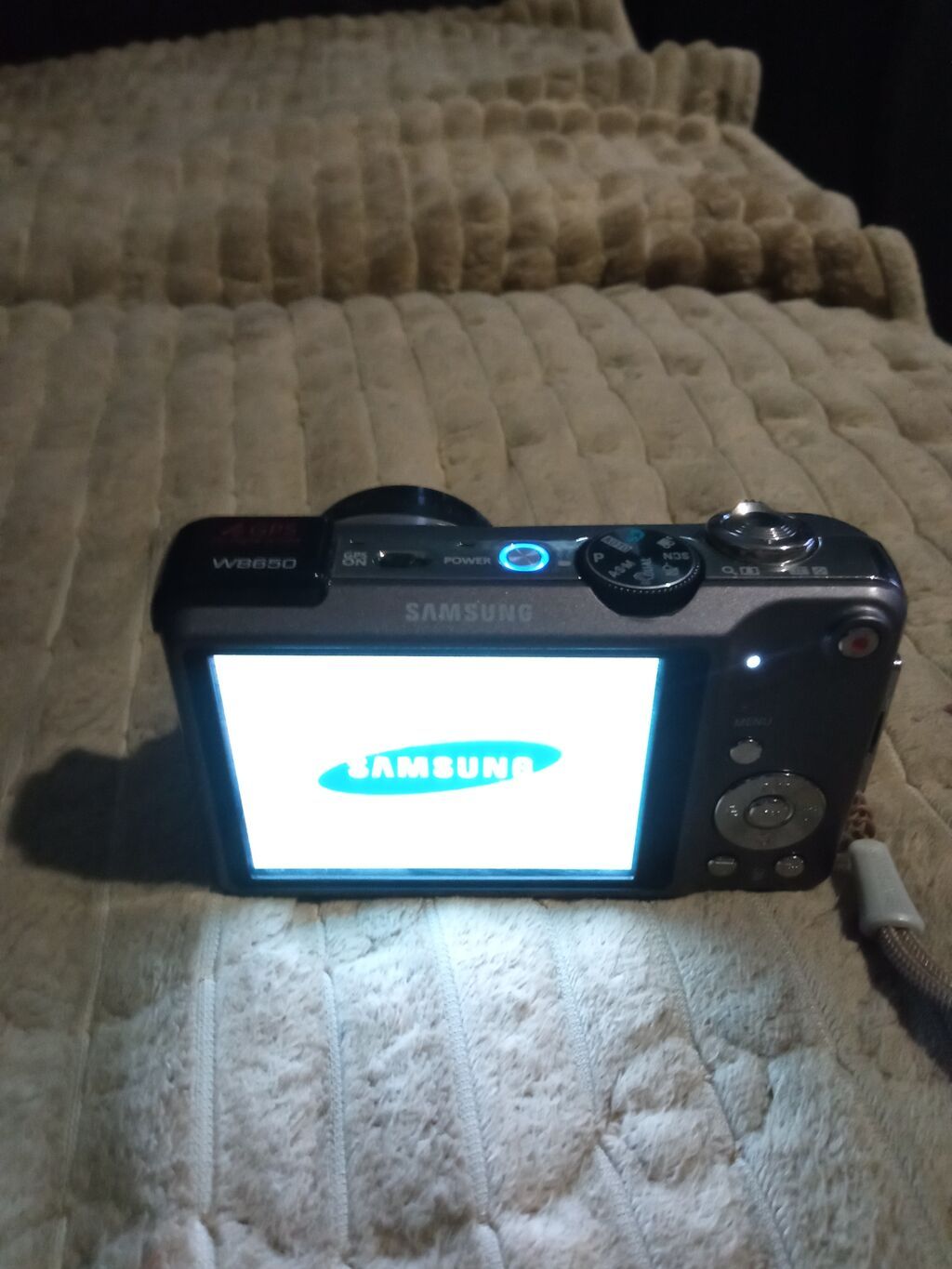 Samsung WB650 kompaktni fotoaparat - Optički zum 15x