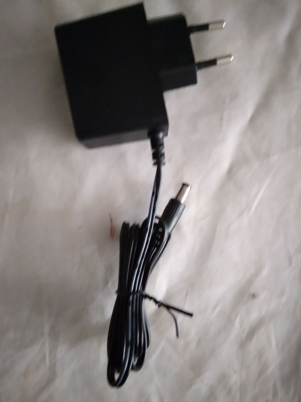 Ispravljac SWITCHING POWER 220 V AC/12 V DC, 18 W ispravan i