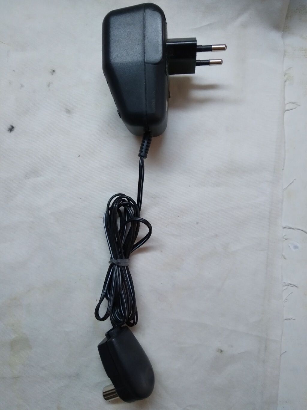 Ispravljac Techsony za antenske sisteme220 V AC/12 V DC, 100 mA
