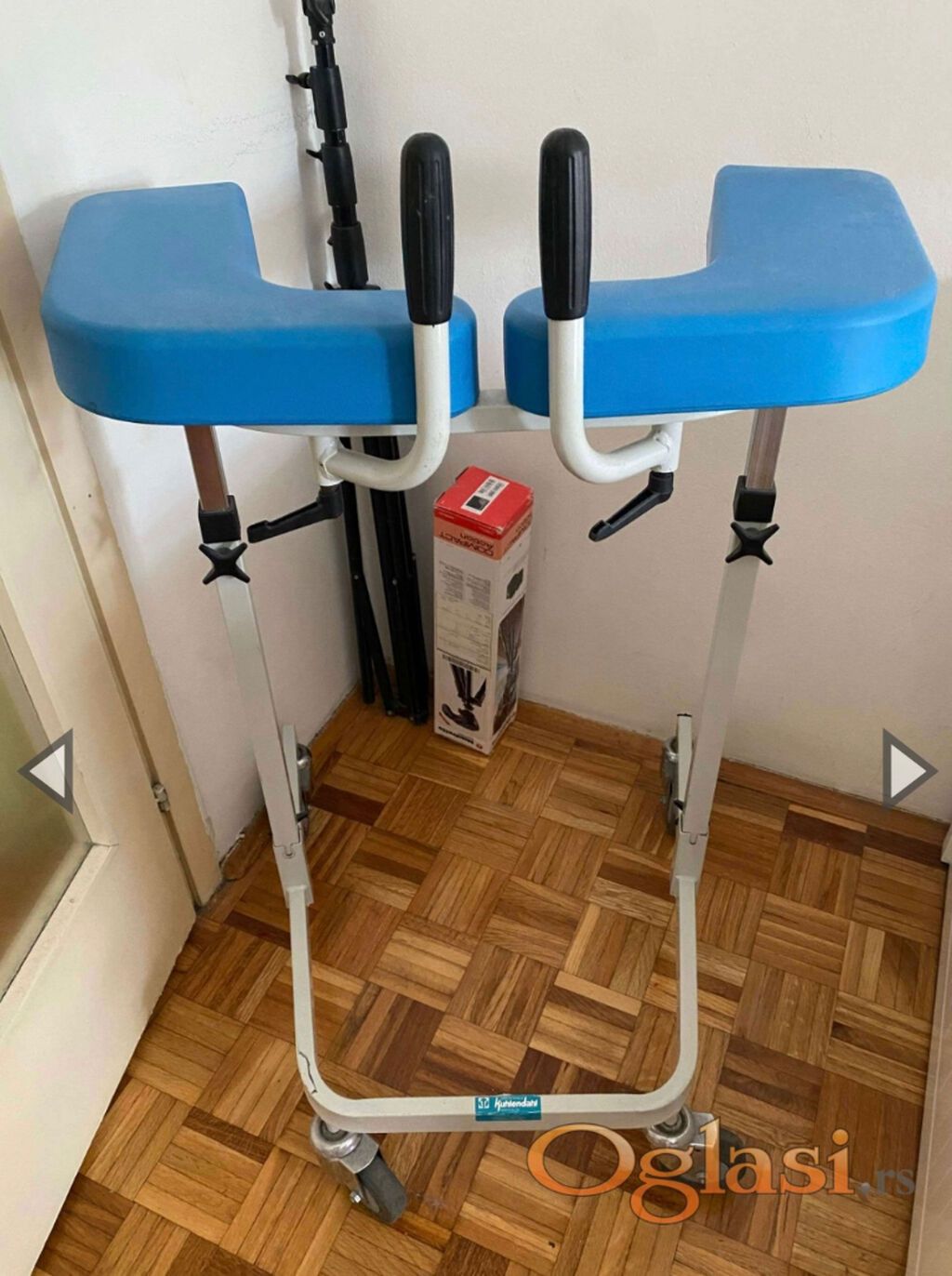 Pilot hodalica za vertikalizaciju pacijenata. Podesiva po dužini