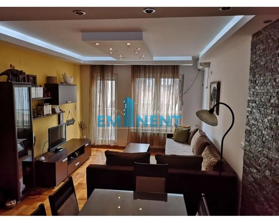 Izdavanje, trosoban stan, 72m², Đeram Pijaca, Beograd