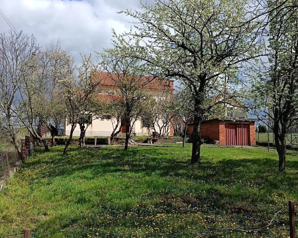 Prodaja, kuća, 300m², Sremčica, Beograd