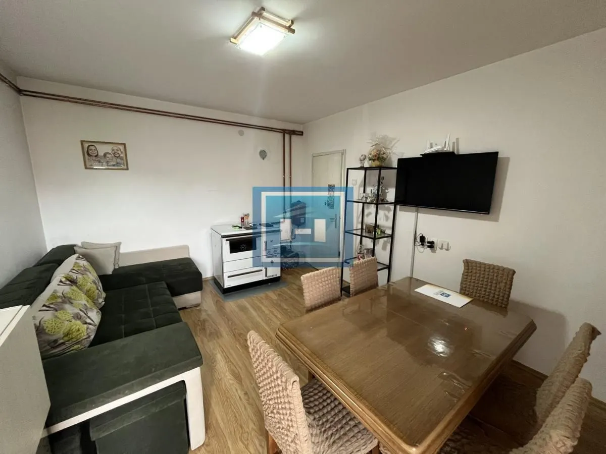 Prodaja, trosoban stan, 65m², Paraćin, Srbija