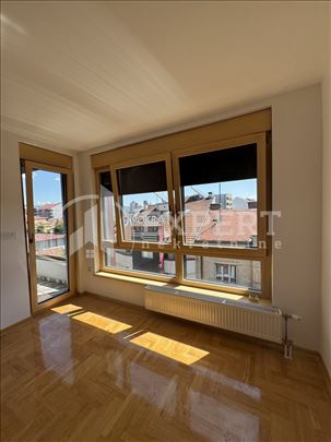 Izdaje se dvoiposoban stan kao poslovni prostor, k