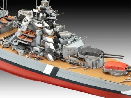 Revell maketa gift set the legendary bismarck 1:700 and 1:1200 ( RV05637 )