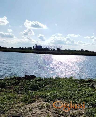 Odličan građevinski plac - Bačko Gradište!