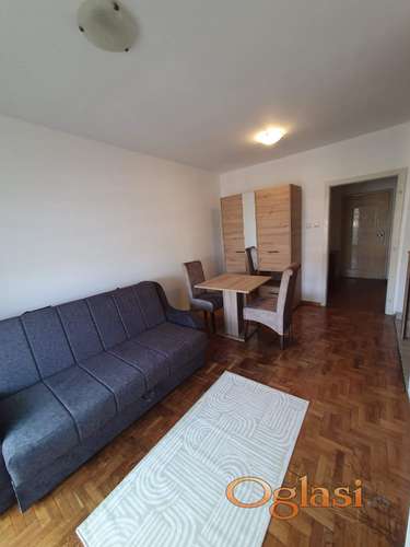 NOVI SAD,CARA DUSANA,GARSONJERA NAMESTENA,USELJIVA OD 1.07.2026 G-250 E