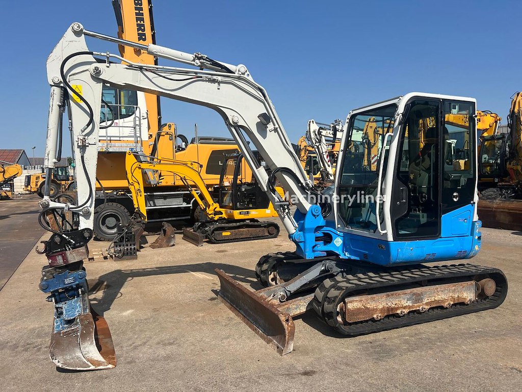 Takeuchi TB 260 . mini bager