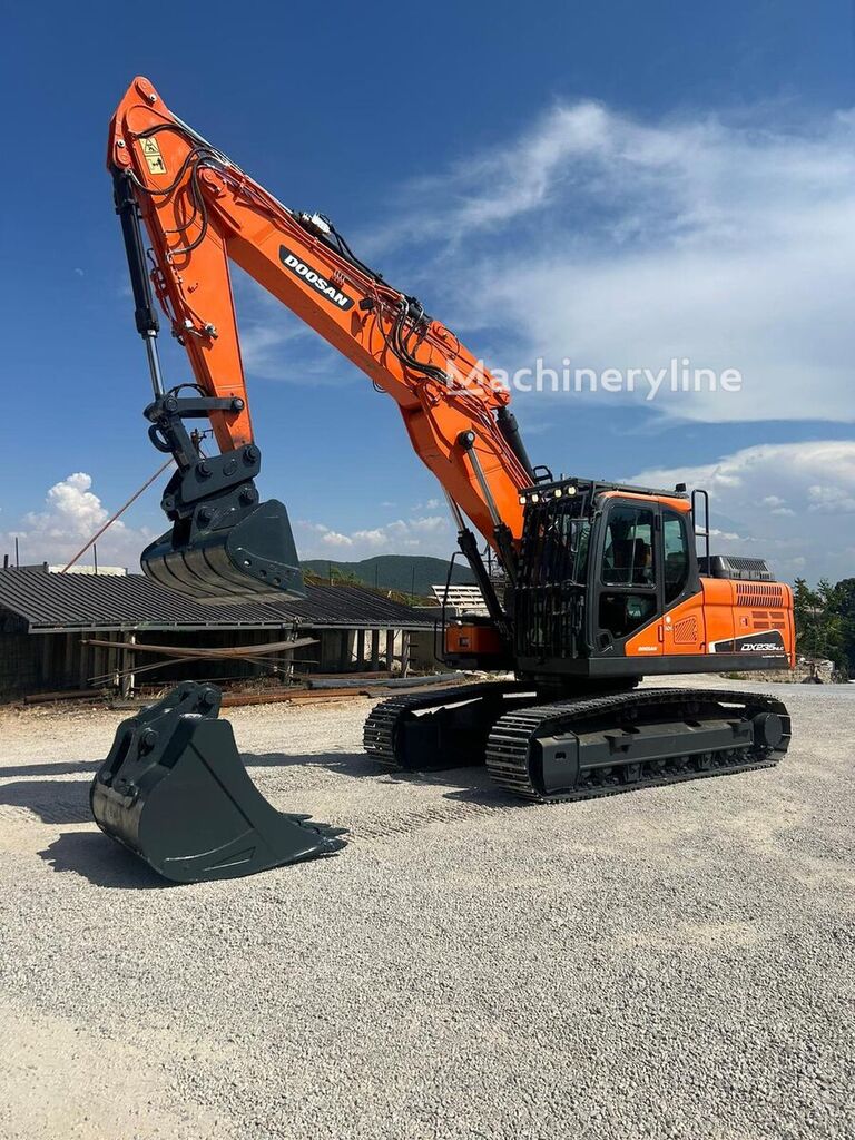 Doosan DX235NLC bager guseničar