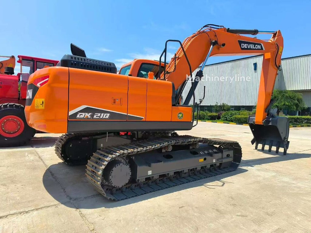 Novi Develon DX210 bager guseničar