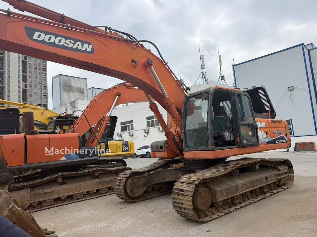 Doosan DX360LC bager guseničar